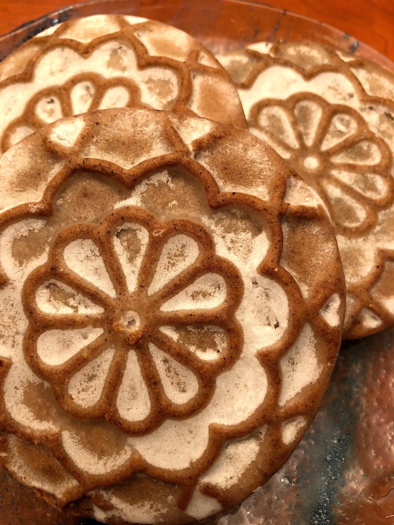 Gingerbread Tiles – The Ephemeral Bee